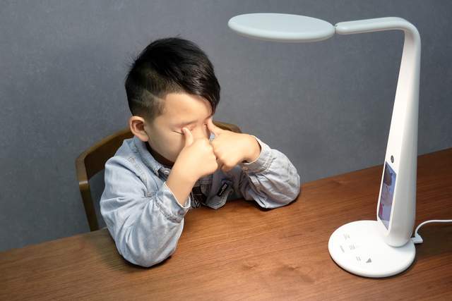 护眼还智能的好台灯——有道智能学习灯体验