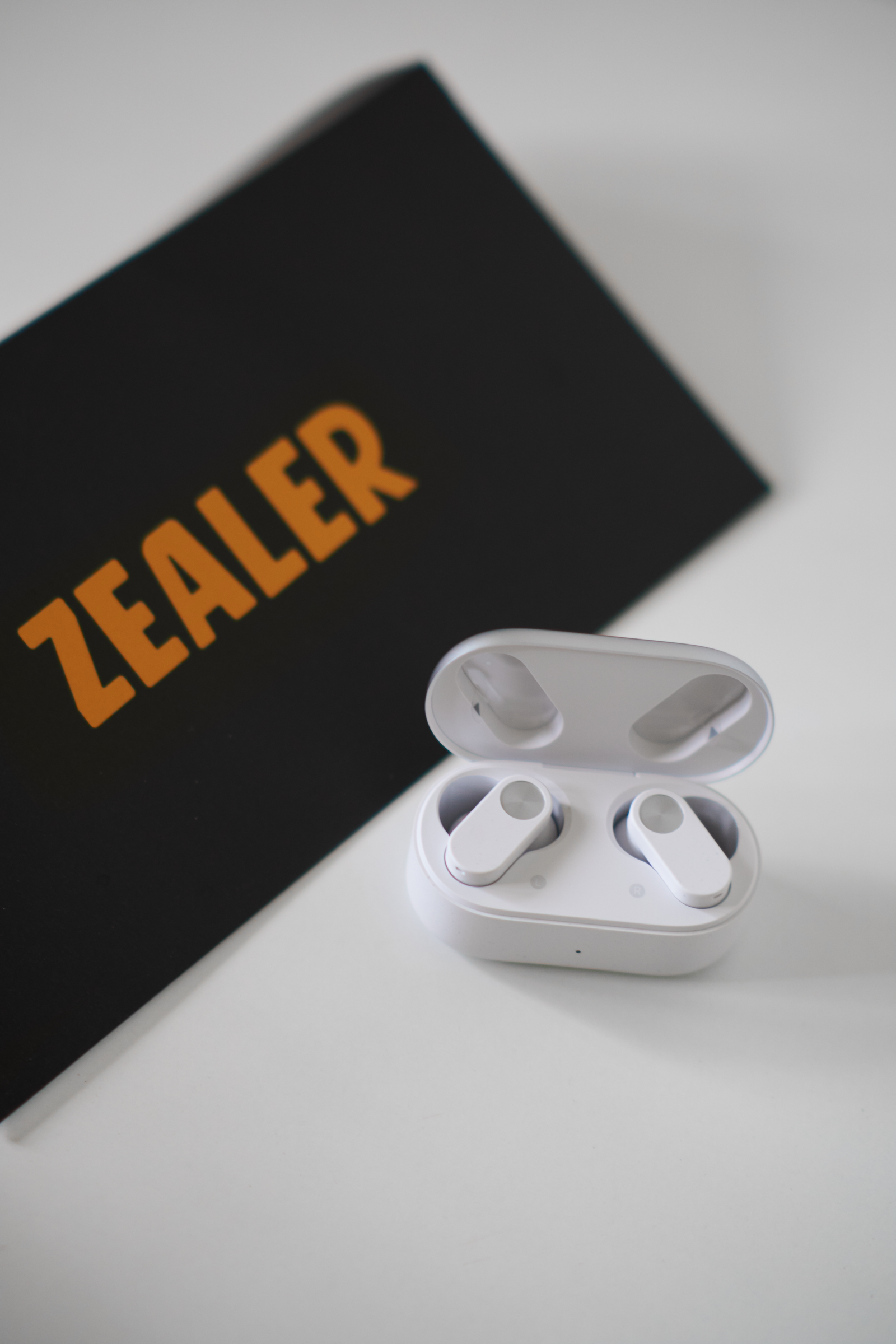 ZEALER 官网_Technology Stays True Here-瑾如网络